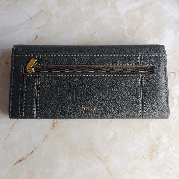 Fossil | Bags | Fossil Black Pebbled Leather Large Slim Tri Fold Snap ...
